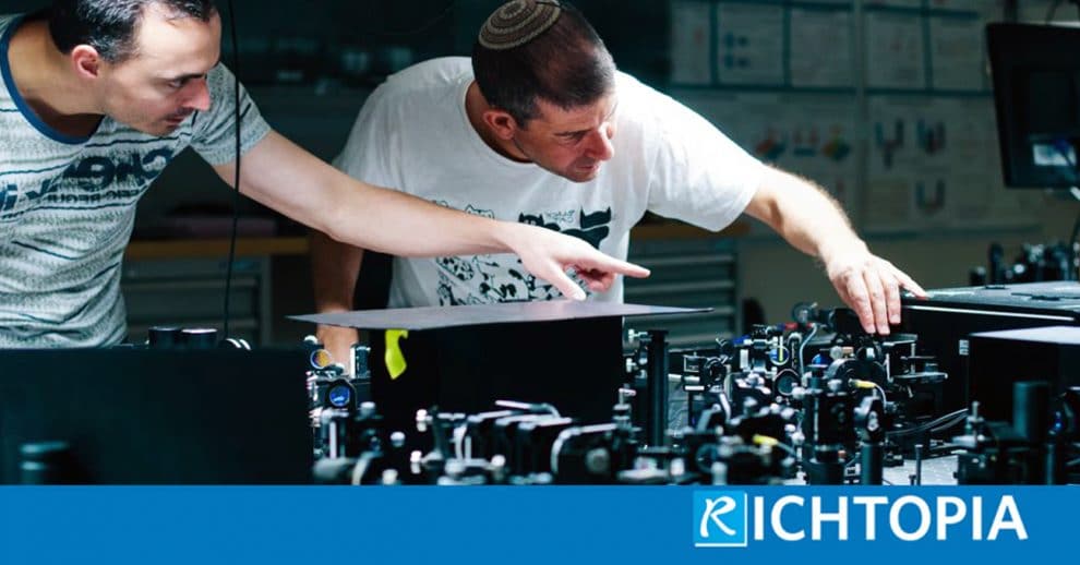 24 Awesome Examples of Disruptive Technology (MUST READ)